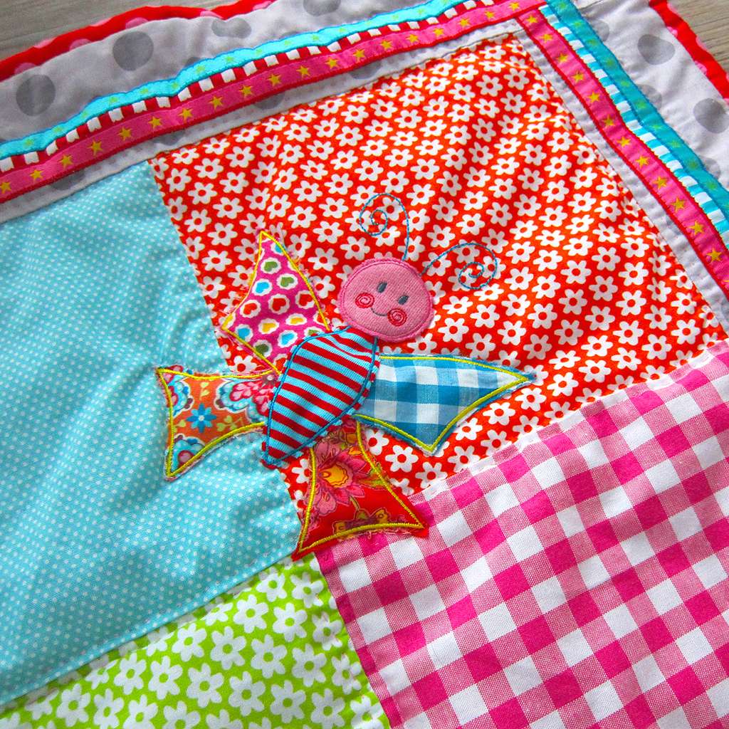 Baby Patchworkdecke nähen - Freebie Anleitung | farbenmix